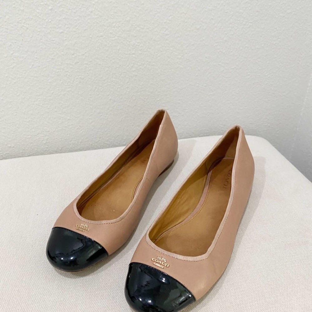 Coach Nude Black Patent Toe Flat Ballet Flats Size 9 - Gem